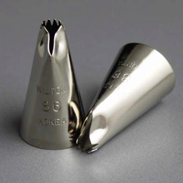 Wilton No. 86 Ruffle Decorating Tip